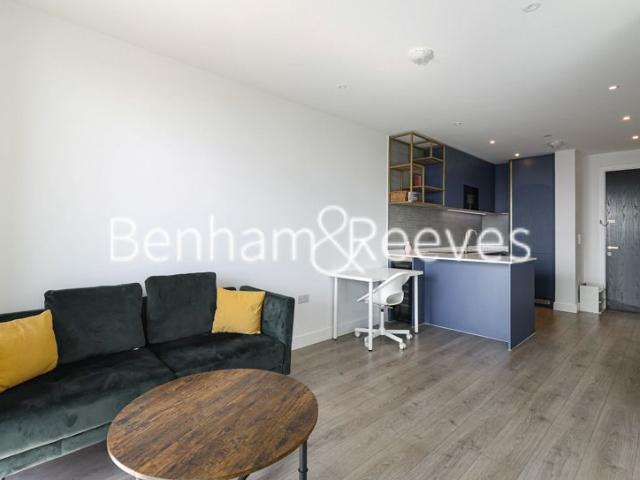 Quay Walk, Grand Union HA0, Studio to rent, £1,800 pcm | PrimeLocation