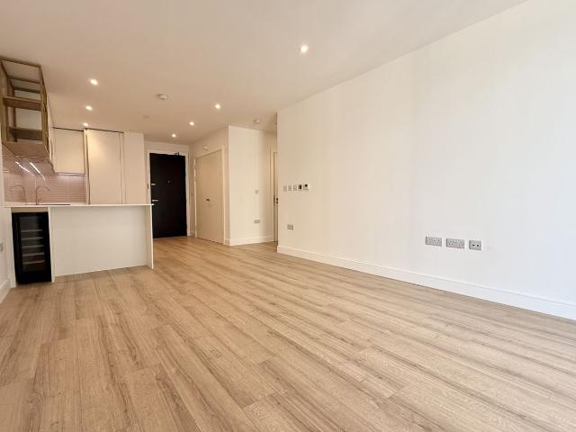 Quay Walk, London HA0, 1 bed flat to rent, £1,850 pcm | PrimeLocation