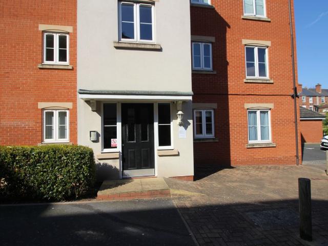 Quayle Court, Kidderminster DY11, 2 bed flat to rent, £825 pcm | PrimeLocation