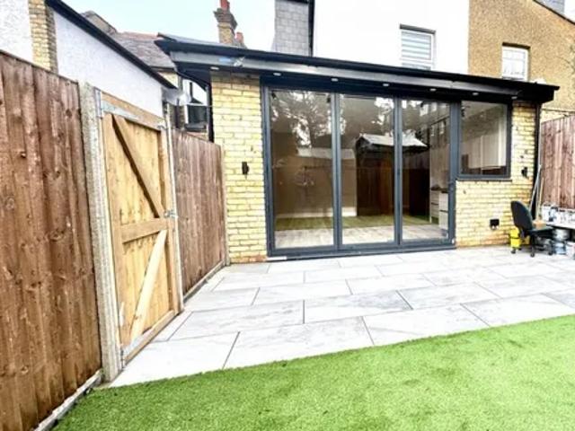 Quayle Crescent, London, N20 0BH, United Kingdom | 3 bed apartment for rent #139621270 | Rentberry
