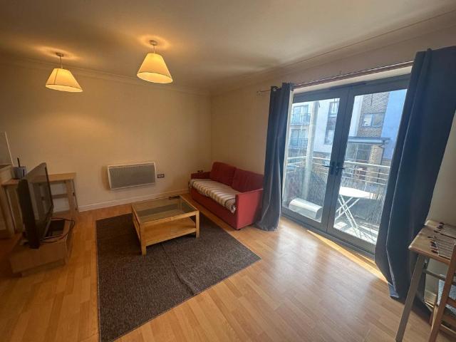 Quayside Drive, Colchester CO2 1 bed flat to rent £1,000 pcm £231 pw