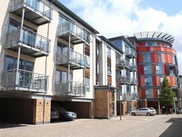 Quayside Drive, Colchester CO2, 2 bed flat to rent, £1,225 pcm | PrimeLocation