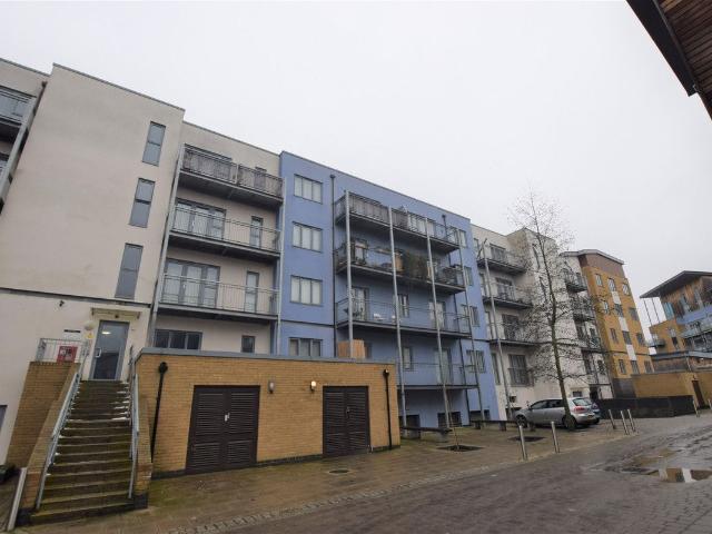 Quayside Drive, Essex CO2, 1 bed flat to rent, £975 pcm | PrimeLocation