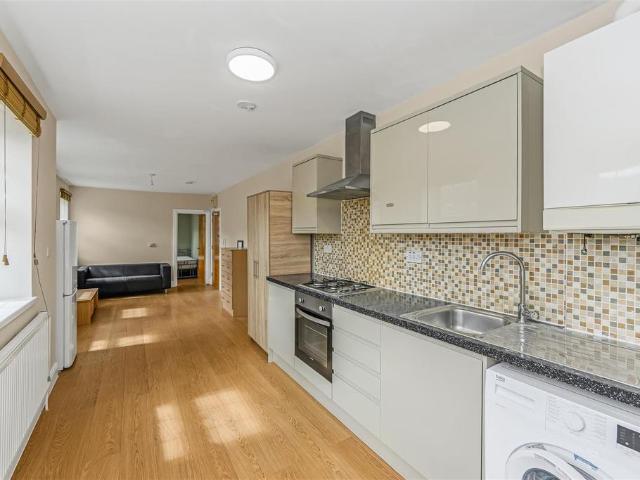 Quayside House, Abbey Road, Barking. 1 bed flat to rent £1,450 pcm £335 pw