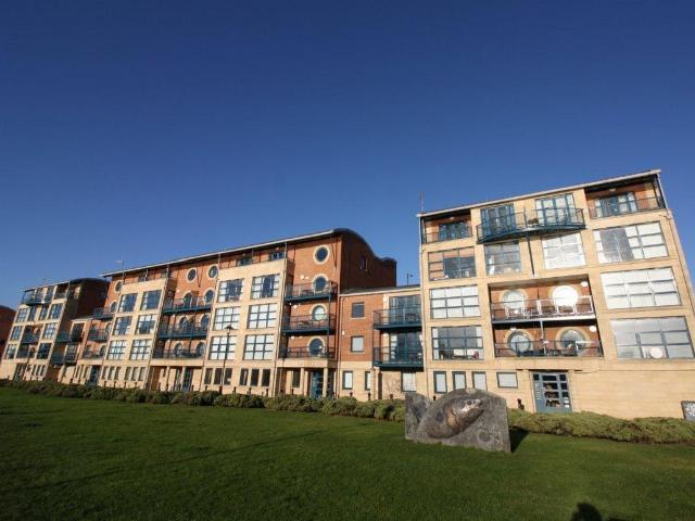 Quayside Mariners Wharf, Newcastle Upon Tyne NE1, 2 bed flat to rent, £1,150 pcm | PrimeLocation