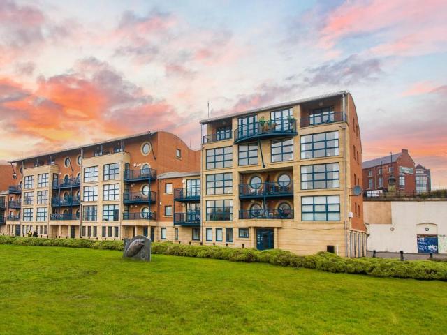 Quayside, Newcastle Upon Tyne NE1, 3 bed maisonette to rent, £1,400 pcm | PrimeLocation