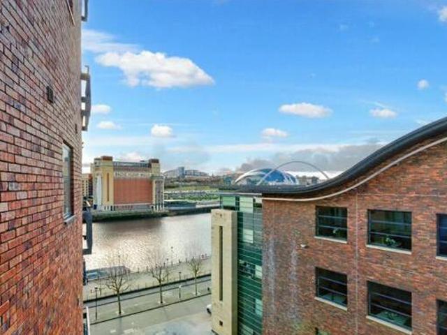 Quayside, Newcastle Upon Tyne, 2 Bedroom Flat