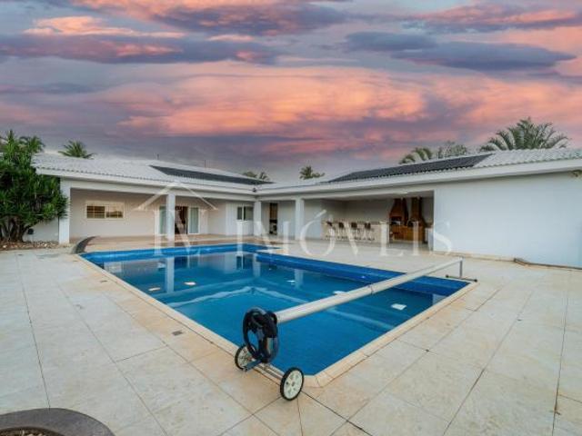 Quadra 04 Park Way 4 quartos Piscina Área verde Mobiliada