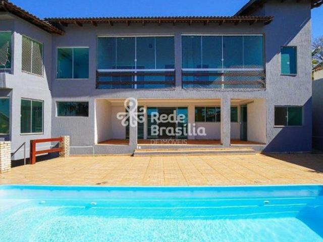 Quadra 10 Casa à venda com 5 quartos Sendo 3 Suítes Cond. Ecológico Village III Jardim Botânic