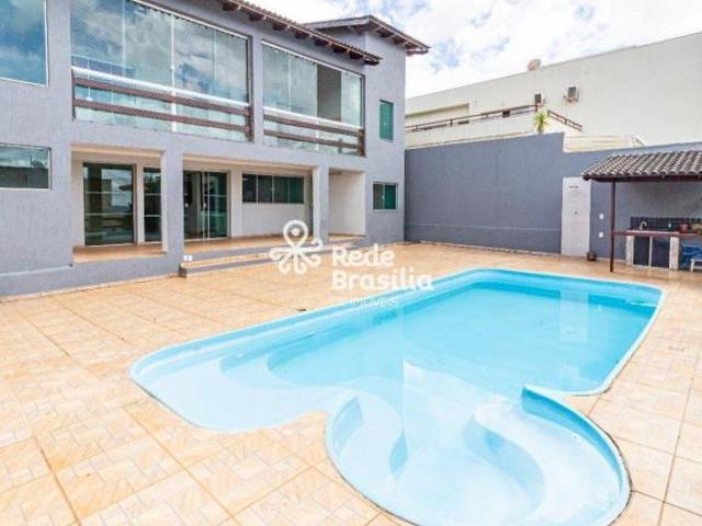 Quadra 10 Casa à venda com 5 quartos Sendo 3 Suítes Cond. Ecológico Village III Jardim Botânic