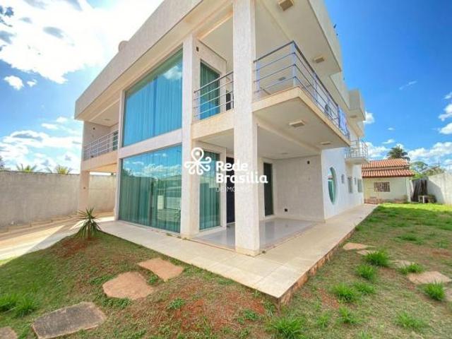 Quadra 1 Residencial Vitoria | Casa com 4 Quartos sendo 4 Suítes com 2 Vagas de garagem Aceita Per