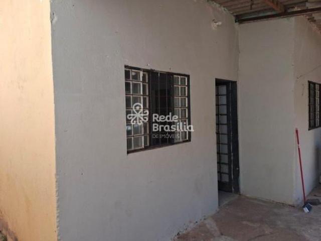 Quadra 205 Conjunto 9 | Casa térrea de 3 kit com 3 Banheiros e 2 Vagas de Garagem Coberta Samambai