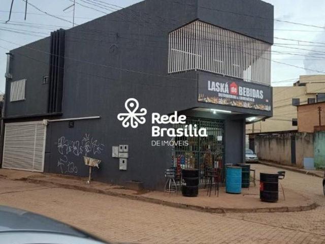 Quadra 2 | Sobrado com loja no térreo e apartamento com 2 suítes 2 vagas estuda permuta Estrut
