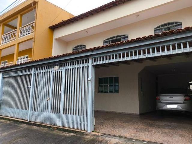 Quadra 305 Excepcional Sobrado com 4qts+Terraço, documento 100%