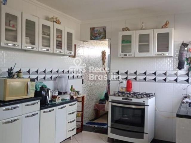 QUADRA 401 SOBRADO Á VENDA 200m² RECANTO DAS EMAS/DF