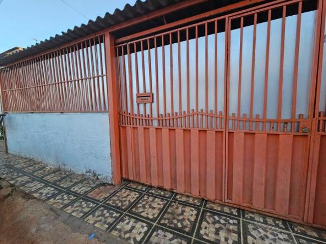 Quadra 511 Recanto das Emas lote com 3 kitinetes