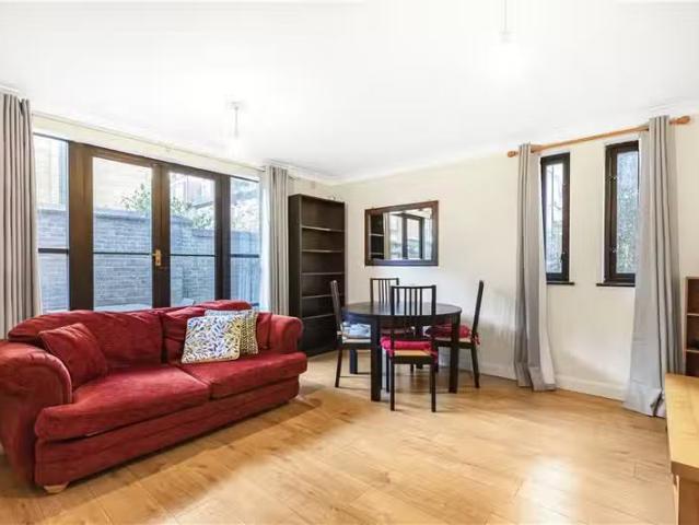 Quadrangle Close, Leroy Street, London, SE1 4SQ