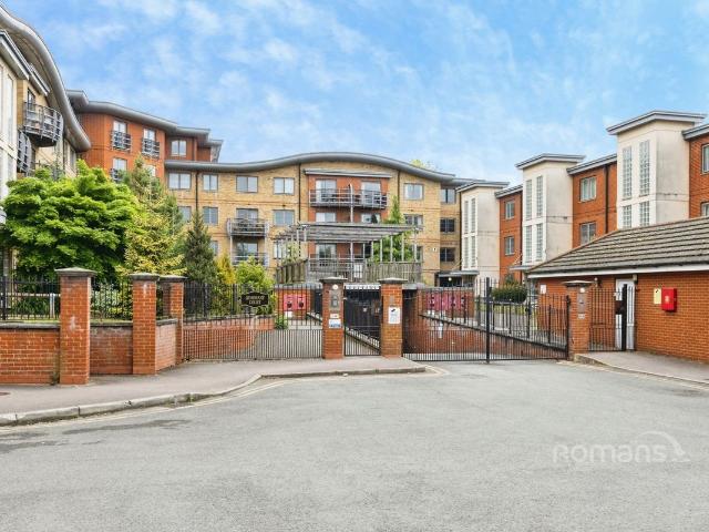 Quadrant Court, Jubilee Square, Reading RG1, 1 bed flat to rent, £1,150 pcm | PrimeLocation