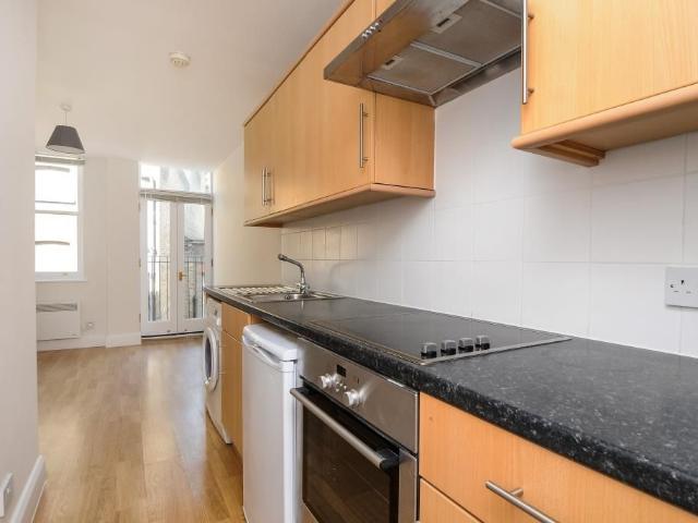 Quadrant Road, Richmond TW9, 2 bed maisonette to rent, £1,775 pcm | PrimeLocation