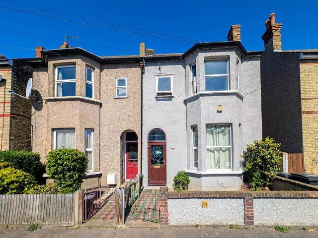 Quadrant Road, Thornton Heath 4 bed semi detached house to rent £3,000 pcm £692 pw