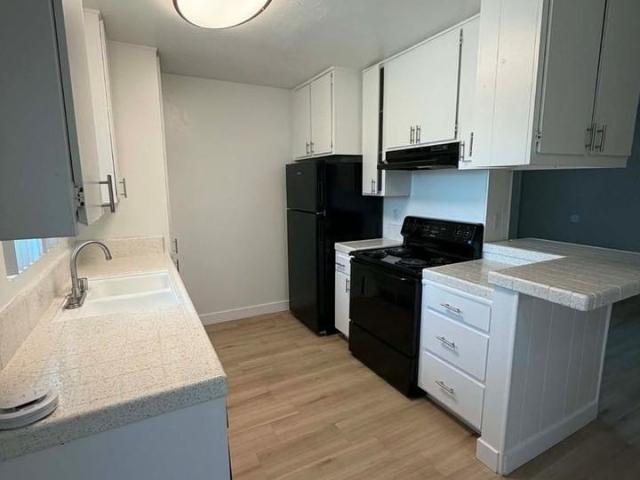 Quail View 1 Bedroom Apartment for Rent at 1960 E Grand Ave, Escondido, CA 92027 Midway