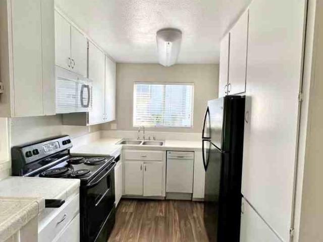 Quail View 1 Bedroom Apartment for Rent at 1960 E Grand Ave, Escondido, CA 92027 Midway