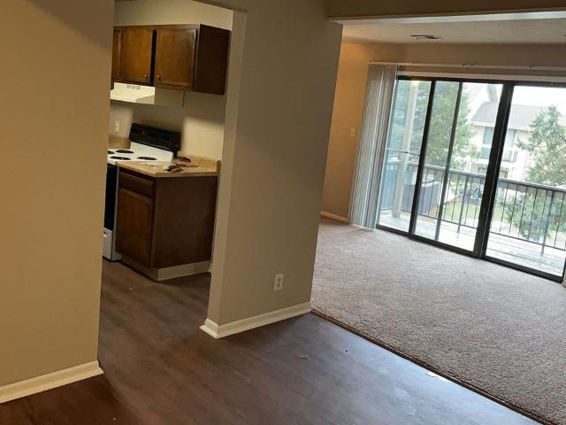 Quail Creek Apts. 1 Bedroom Apartment for Rent at 2111 Kasold Dr, Lawrence, KS 66047