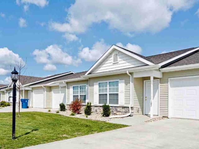 Quail Ridge Villas 3 Bedroom Apartment for Rent at 120 N Chestnut Wood Ln, Columbia City, IN 46725