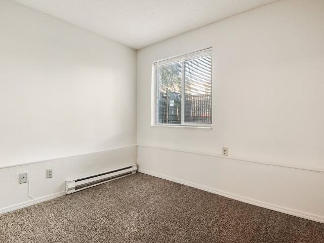 Quail Ridge Apartments Studio Apartment for Rent at 4735 Sw Luradel St, Portland, OR 97219 West Portland Park