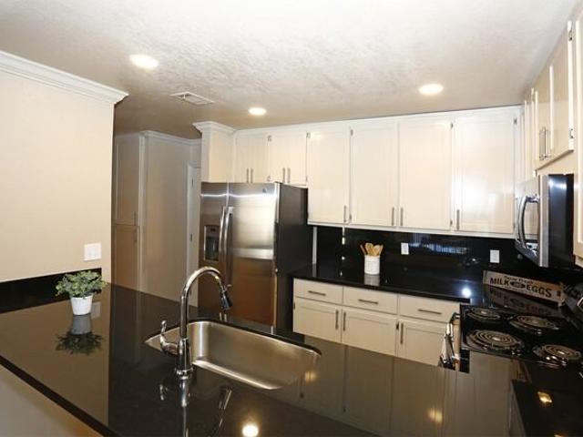 QUAILWOOD APARTMENTS 1 Bedroom Apartment for Rent at 4926 Grouse Run Dr, Lincoln Village, CA 95207 Lakeview