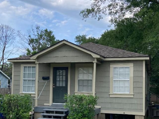 Quaint 1BedBath Duplex Home Available Now!