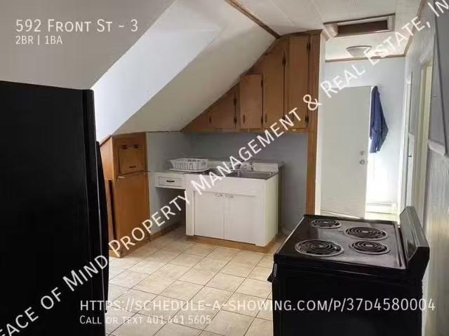 Quaint 2 bedroom 3rd floor apartment $1,250 includes Heat & Ho.