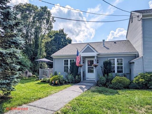 Quaker Ln Apt,west Warwick, Condo For Sale