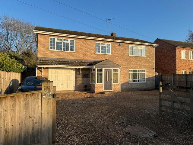 Quaker Lane, WISBECH 4 bed detached house to rent £1,550 pcm £358 pw