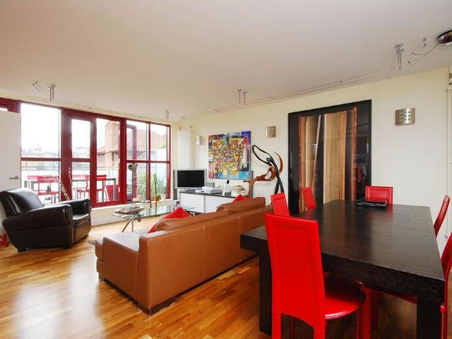 Quaker Street, Spitalfields, London, E1 2 bed flat to rent £3,000 pcm £692 pw