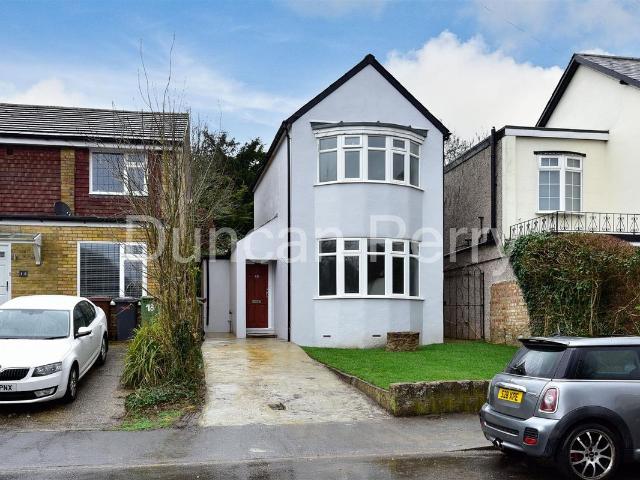 Quakers Lane, Potters Bar, Herts EN6, 3 bed detached house to rent, £2,650 pcm | PrimeLocation