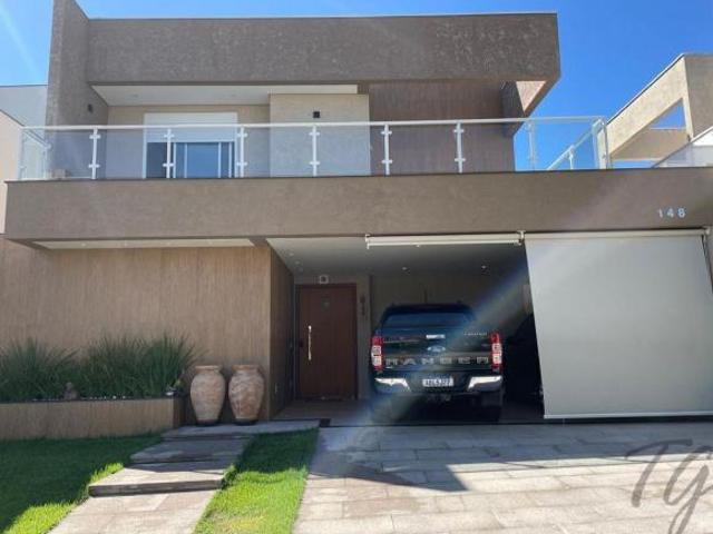 Qualidade de vida e conforto esperam por você nesta maravilhosa casa!