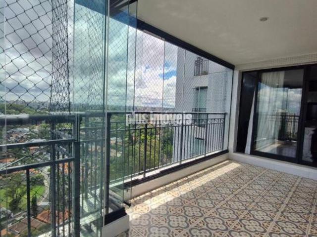 Qualidade de vida, muito conforto e com vista livre para o verde