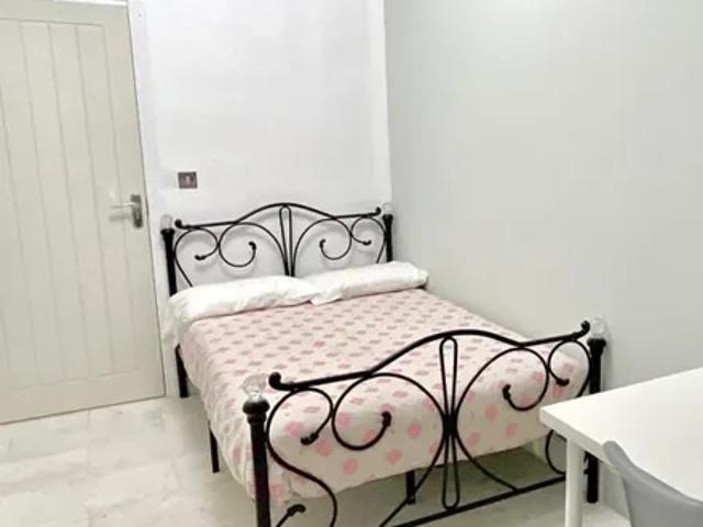 Quality Hotel Hampstead, 5 Frognal, London, NW3 6AL, United Kingdom | Room for rent #133770621 | Rentberry