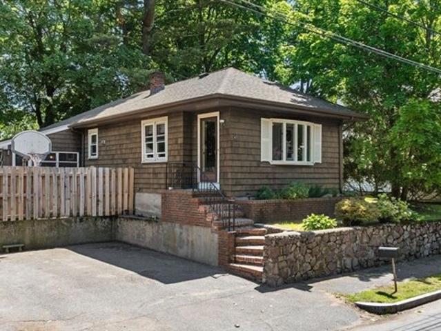 Quannapowitt Ave, Wakefield, Home For Sale