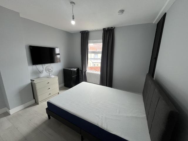 Quantock Terrace, Bridgwater TA6, Room to rent, £800 pcm | PrimeLocation