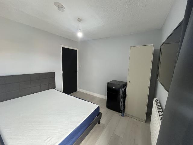 Quantock Terrace, Bridgwater TA6, Room to rent, £850 pcm | PrimeLocation
