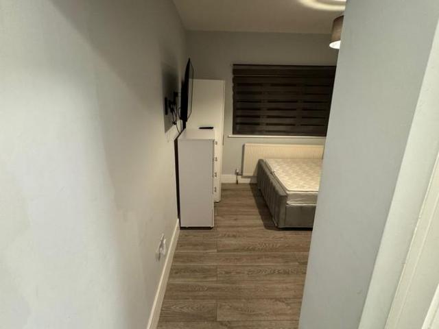 Quantock Gardens, London, NW2 Studio to rent £1,450 pcm £335 pw