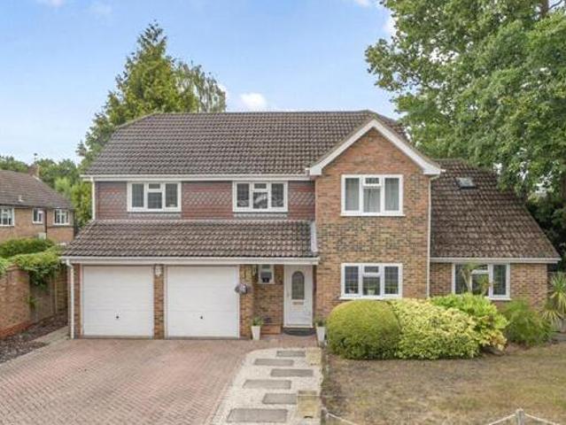 Quarry Bank, Lightwater, 6 Bedroom Detached