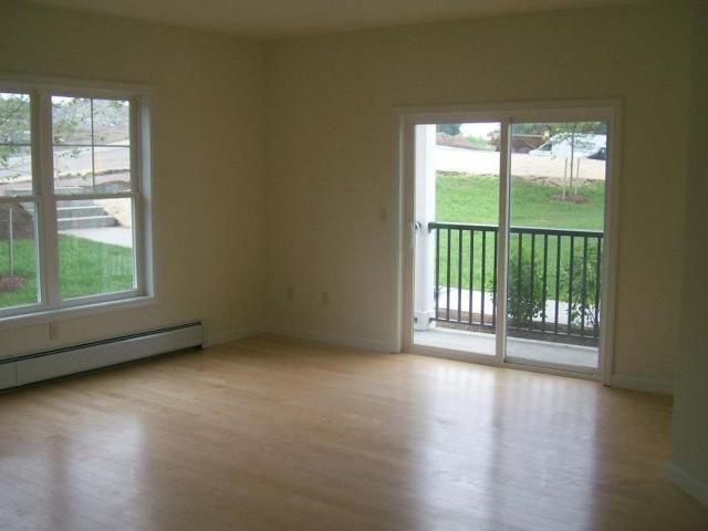 Quarry Hill 1 Bedroom Apartment for Rent at 326 326/376 Quarry Hill Road, South Burlington, VT 05403 South Burlington North