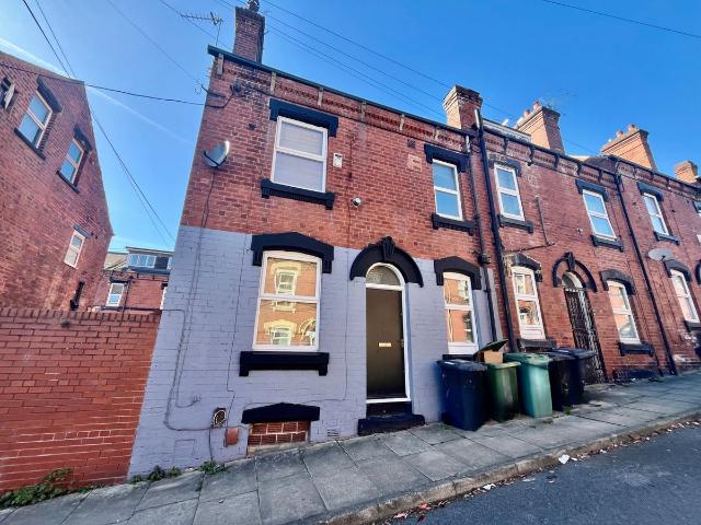 Quarry Street, Leeds LS6, 2 bed property to rent, £1,200 pcm | PrimeLocation