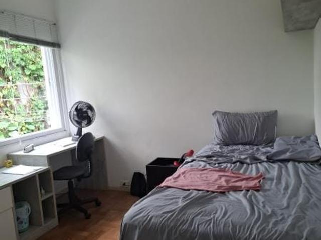 Quarto com banheiro compartilhado