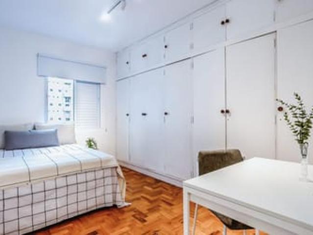 Quarto com banheiro exclusivo