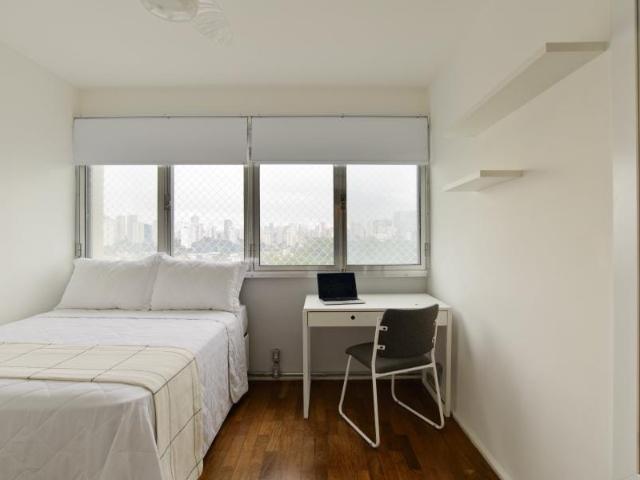 Quarto com banheiro exclusivo