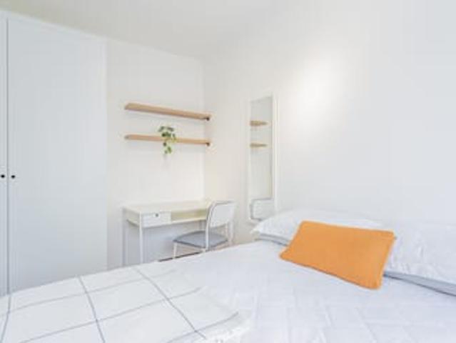 Quarto com banheiro exclusivo | CPTM Vila Olimpia